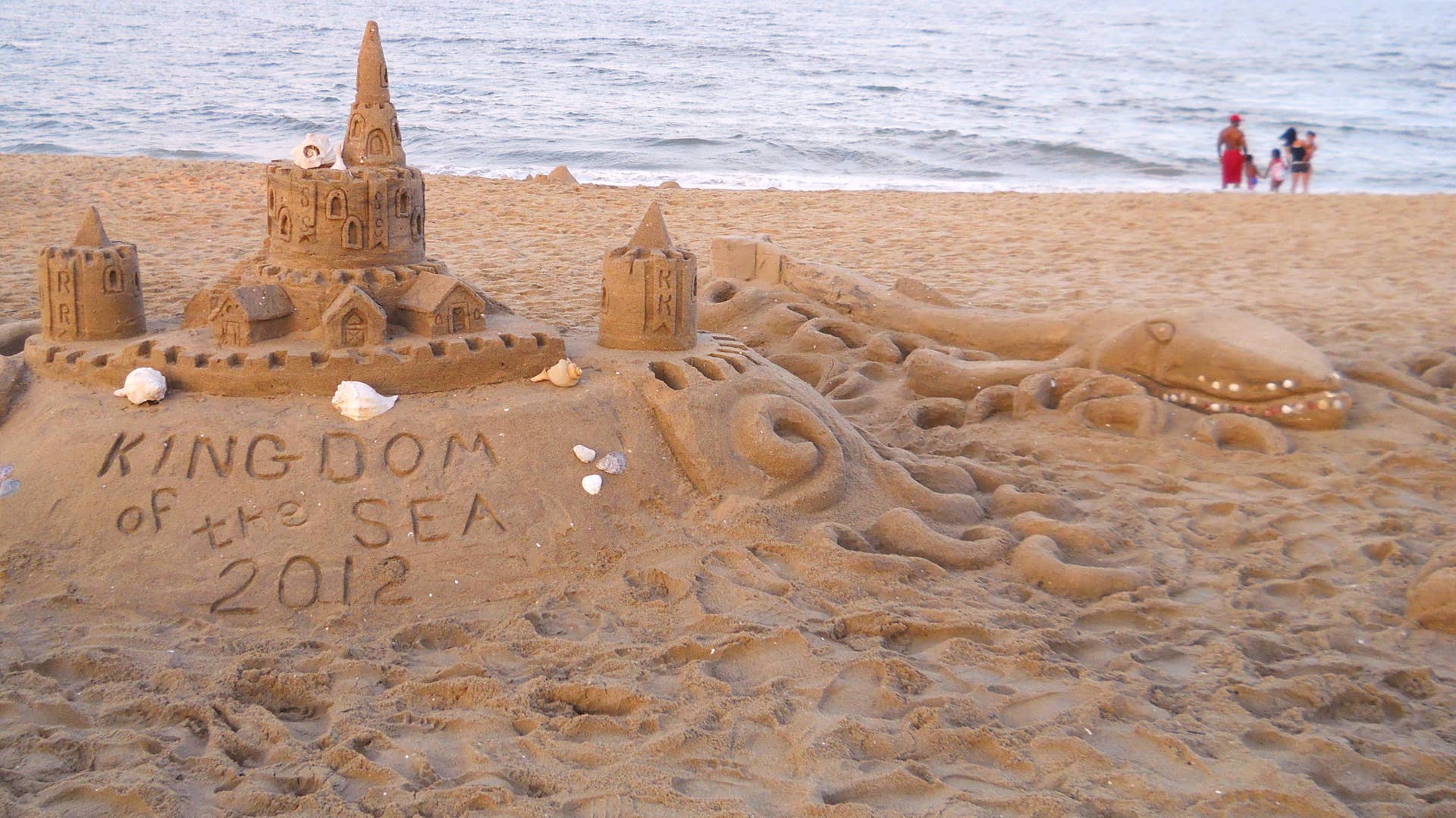 How to Build Sand Castles and Sculptures With Kids - WeHaveKids