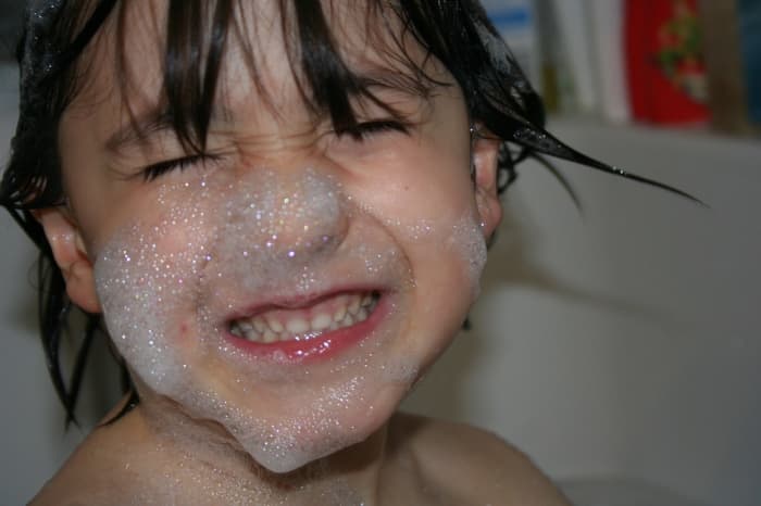 Parents Who Shower With Their Kids: Benefits and When to Stop - WeHaveKids