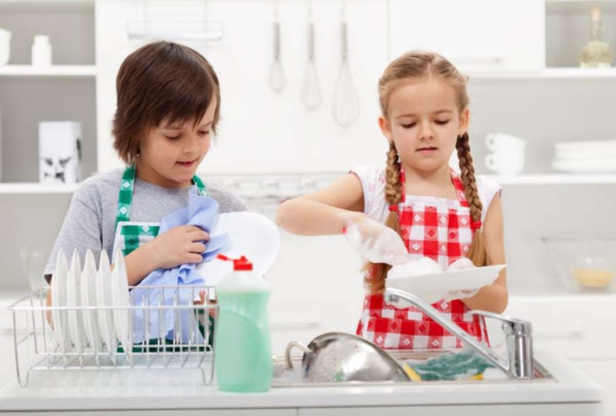 9 Ways to Teach Your Kids Responsibility - WeHaveKids