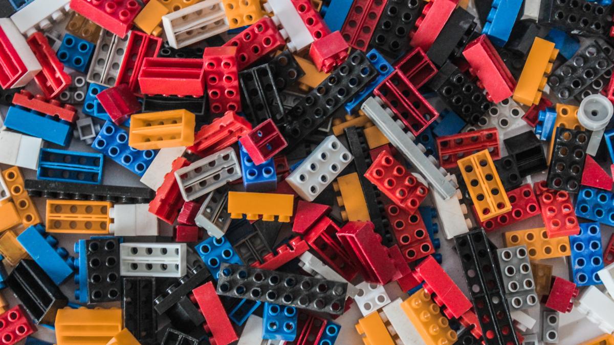 12 Cheap and Good LEGO Alternatives for Kids 2023 - WeHaveKids