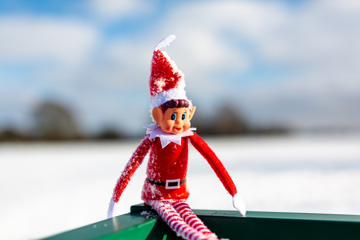 Principal Turns Herself Into a Living Elf On the Shelf During the ...