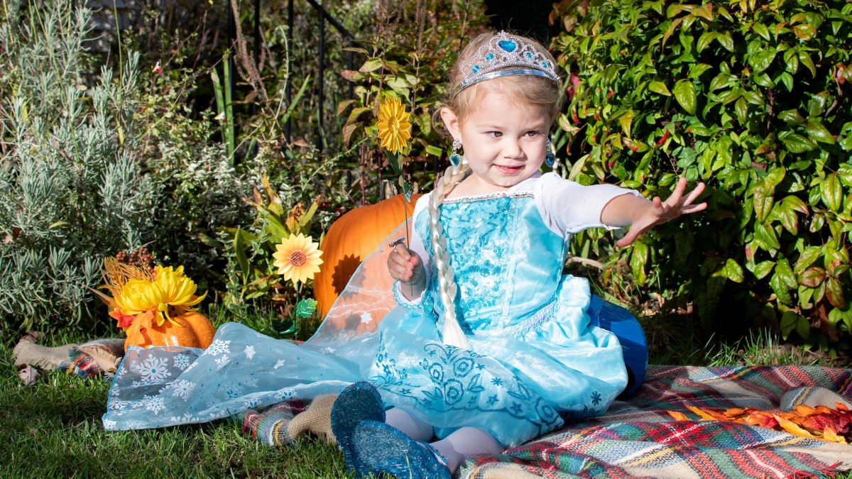 Mom Can’t Figure Out Which ‘Frozen’ Song Toddler Daughter Wants to Hear ...