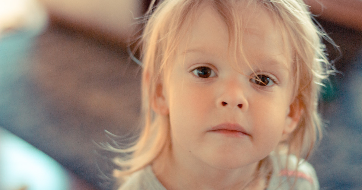 3-Year-Old Girl and Her Mom Make up After ‘Fight’ and It’s Adorable ...