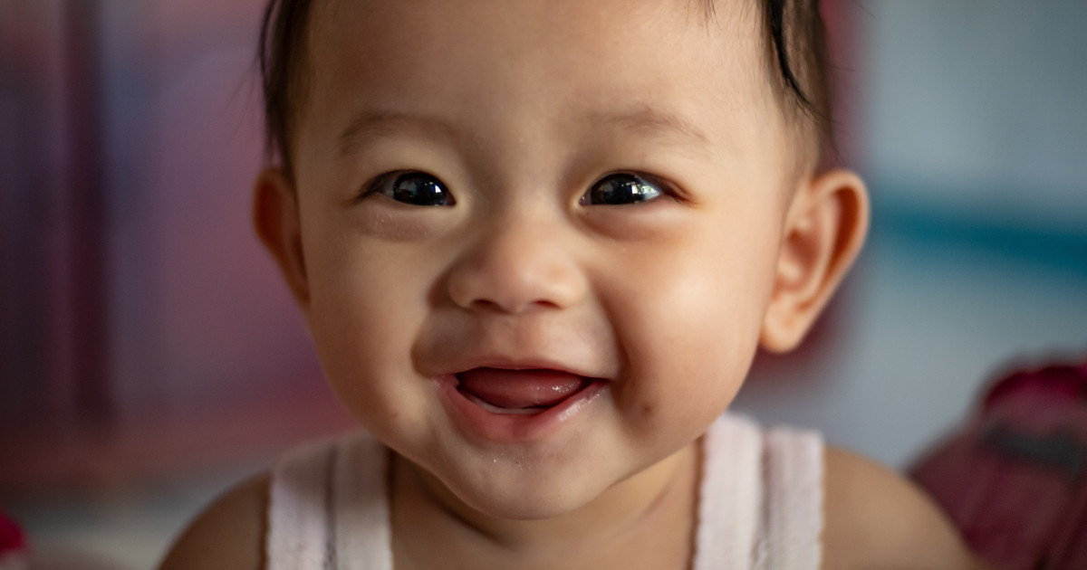 Mom Captures Baby’s First Laugh On Camera - WeHaveKids