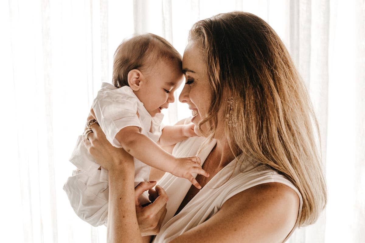 Mom Has Her Own Unique Way of Keeping Baby Entertained - WeHaveKids