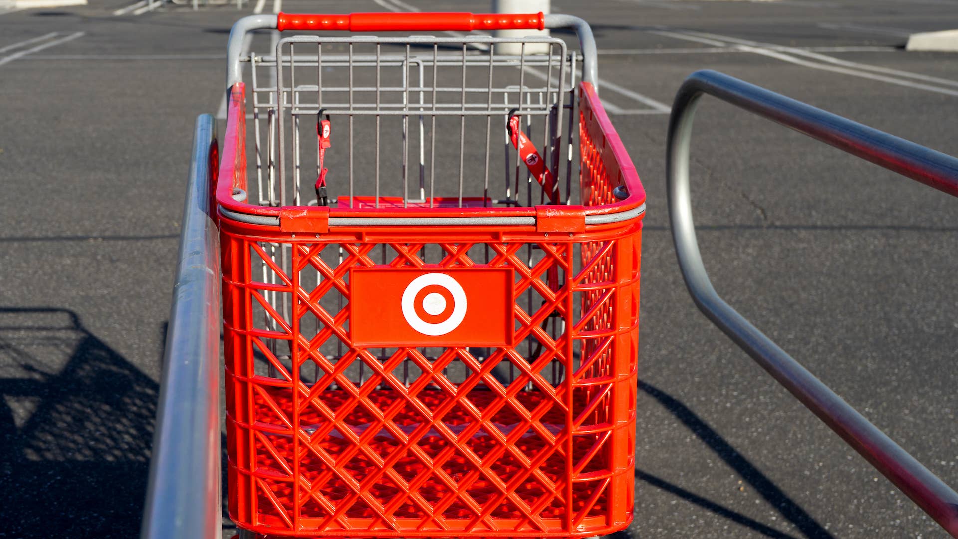 Mom Sparks Outrage After Admitting She Refuses to Return Her Shopping ...